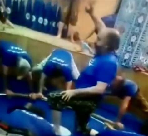 تصاویر لحظه فوت ناگهانی یک ورزشکار در گود زورخانه همشهری آنلاین