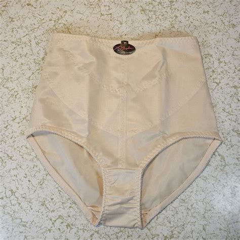 Vintage Shapewear Brief Med Nude Beige Girdle Firm Magica Mondragon