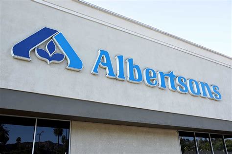 Popular Grocery Chain To Lay Off More Than 100 Employees Following