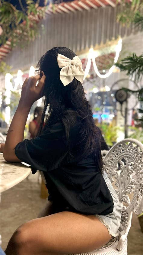 Pooja 🙂‍↔️ Instagram