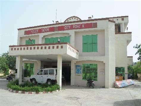 Rohtak Body Young Man Found Park Indira Colony City Police Station Sho Rajkumar Haryana रोहतक