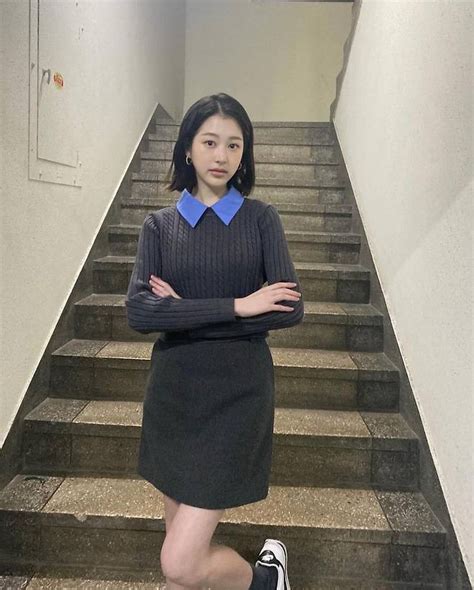 장원영 친언니 장다아 먼저 태어난 미모 유전자 9등신 비율로 완성한 미니스커트룩 스타와 라이프 장원영 친언니 장다아 먼저 태어난 미모 유전자 9등신 비율로 완성한 미니스커트룩 스타와 라이프