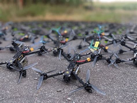 Кожен українець має зібрати Fpv дрон Як виготовляють ударні дрони Дикі Шершні проект
