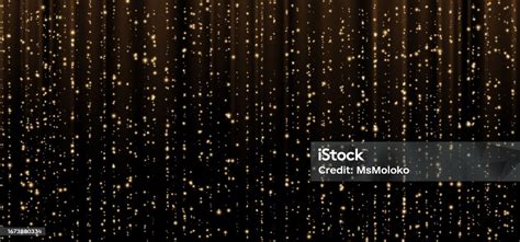 크리스마스 축하를 위한 금색 반짝이와 색종이 조각이 있는 축제 벡터 배경 빛나는 황금색 입자가 있는 검은색 배경 검은색에 대한 스톡 벡터 아트 및 기타 이미지 Istock