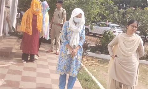 महादेव घाट मारपीट कांड बड़ा खुलासा लड़कों के साथ मारपीट मामले में पांच लड़कियां गिरफ्तार