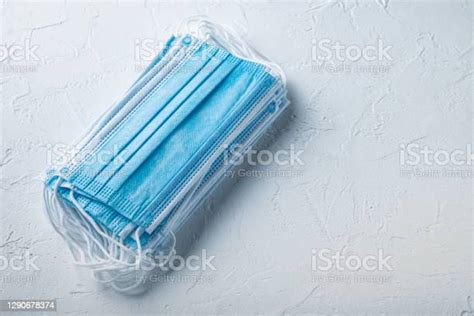 의료 보호 일회용 마스크 수술 용 면 마스크 코로나 바이러스 검역 복사 공간이있는 위생 개념 흰색 배경 0명에 대한 스톡 사진 및 기타 이미지 Istock