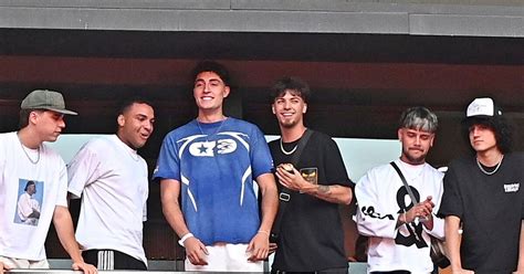 Plex El Apoyo Más Especial De Aitana Así Celebró Junto A Sus Amigos