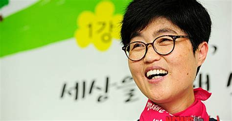 대학생·청년 평화 아카데미에서 강연하는 김진숙 위원 대학생·청년 평화 아카데미에서 강연하는 김진숙 위원