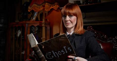 Most Haunted Star Yvette Fielding Shares Dads Unnerving Message From