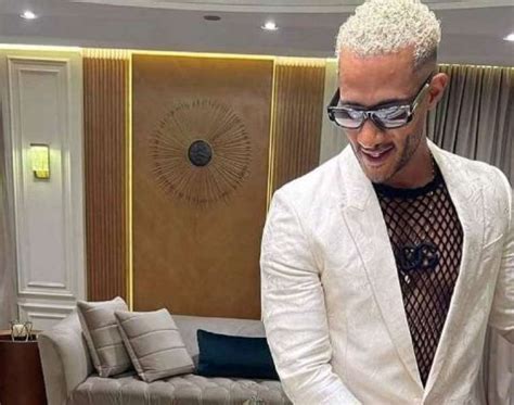 محمد رمضان ليس الأول فنانين يظهرون بملابس شفافة تثير الجدل الفن