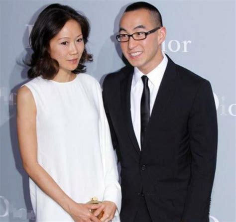 何猷龙罗秀茵（何猷启何猷君不得消停）可可情感网