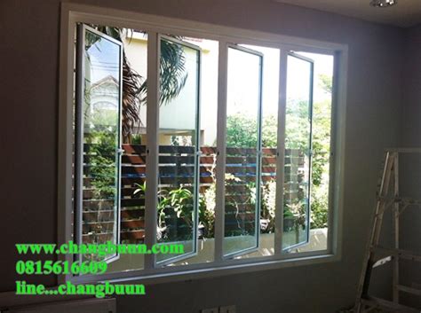 หน้าต่างบานกระทุ้ง