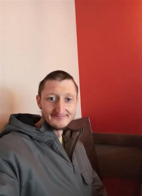 Look How Small His Fucking Head Is Lmao R Daniellarson