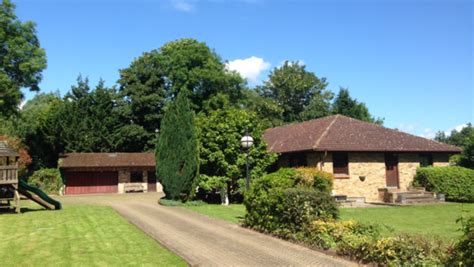 Property Valuation Dacres Towpath Shepperton Spelthorne Tw17 9ll