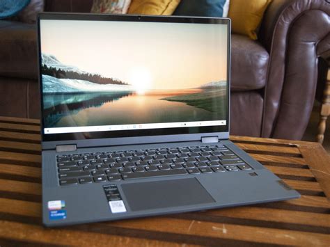 Lenovo IdeaPad Flex 5i 14 Review Refresh Keeps Same Great Features But Stick With AMD For Best