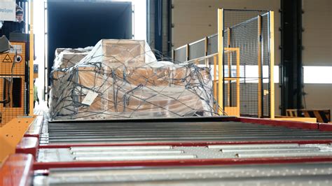 Earthing Loading Unloading Machine Reducing Dock Shocks And