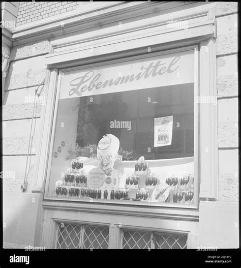 Produktwerbung Coca Cola Werbung In Schaufenster 1952coca Cola