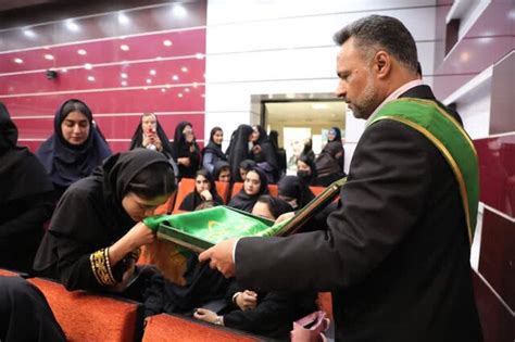 تصاویری از حضور کاروان سفیران کریمه در مراسم جشن روز دختر دانشگاه آزاد