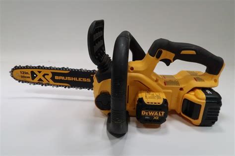 Dewalt Dccs620 20v Max 12in Brushless Battery Powered Chainsaw Kit 9197