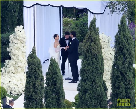 New Photos Of Hailee Steinfeld And Josh Allens Wedding See Her Full
