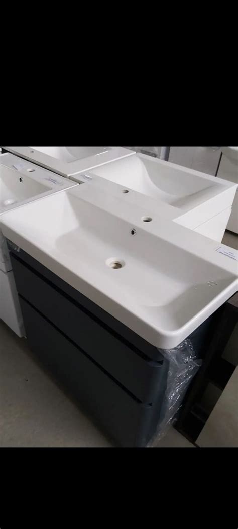 Комплекти та меблі для ванної кімнати та туалету 2 800 грн Меблі для ванної кімнати Львів