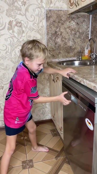 Лиза любит свою маму ️ Ее подставил младший брат Youtube