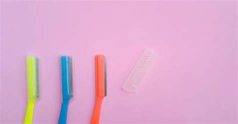 How To Use An Eyebrow Razor To Shape Your Brows And Shave Your Skin RSVP Live