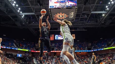 Alyssa Thomas Helps The Connecticut Sun Force Game 5 With 92 82 Win