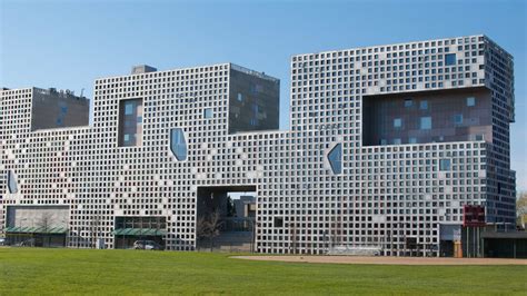 Anti Modernist Architecture Group Declares Simmons Hall Americas