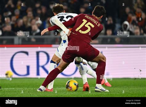 Mateo Retegui of Atalanta B.C. and Mats Hummels of A.S. Roma in action during the 14th day of ...