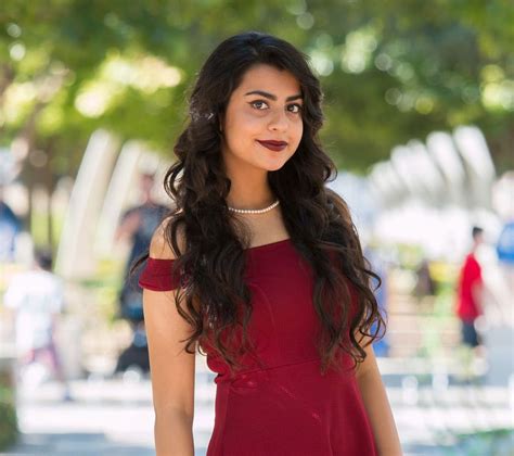 Celebrity Pics Sasha Singh