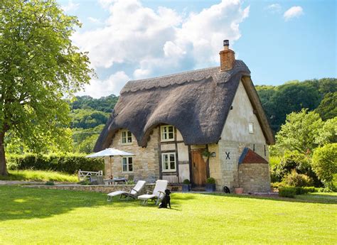 Most Romantic Cotswolds Cottages