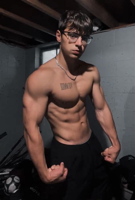 This Physique 190lbs 511 Rnattyorjuice