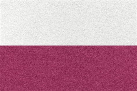 공예 흰색과 자주색 종이 배경의 질감 절반 두 가지 색상 매크로 빈티지 밀도가 높은 와인 판지의 구조 0명에 대한 스톡 사진 및 기타 이미지 Istock