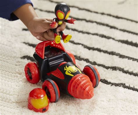 Детска играчка Спайдърмен Spidey Кола Webspinner Miles With Drill Spinner КОМСЕД
