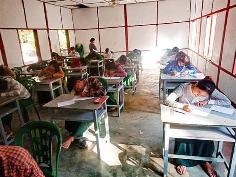 စလင်းမြို့နယ်တွင် ၇၆ နှစ်မြောက် လွတ်လပ်ရေးနေ့အထိမ်းအမှတ်အကြို အခြေခံပညာ ထက်၊ လယ် မူ အဆင့