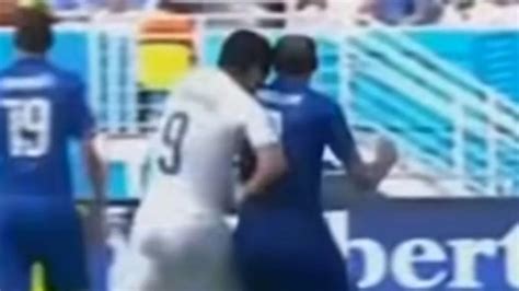 Luis Suarez Almost Sank Barcelona Move With Georgio Chiellini Bite And