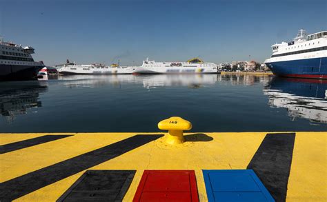 Στο αγκυροβόλιο Μυκόνου κατέπλευσαν τα δύο φορτηγά πλοία που