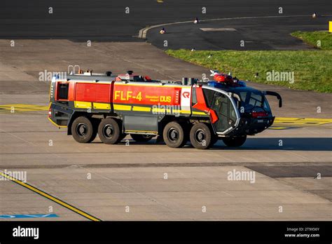 Düsseldorf Airport Airport Fire Engine Flf 4 The Airport Fire Brigade Large Airport Fire