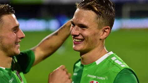 Mathis Suray Verlengt Contract Met Twee Jaar Bij Fc Dordrecht