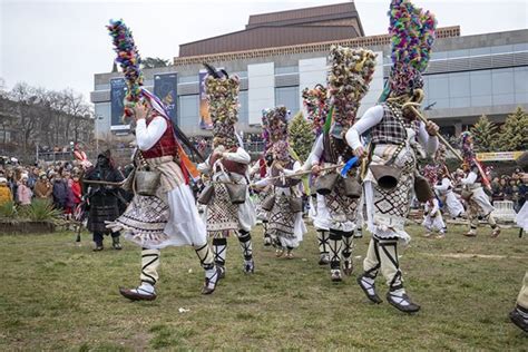 Над 600 кукери от цялата страна гонят злото в Стара Загора