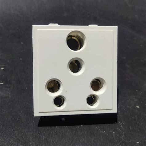 White Modular 16 Amp Socket 3 Pin At Rs 37 76 Piece In New Delhi Id