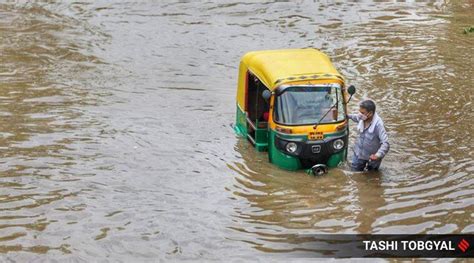 Delhi Waterlogging Complaints Flood Pwd Control Room As Rains Increase This Year Delhi News