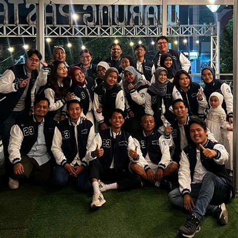 Jaket Ui Seragam Jaket Varsity College Kips Style