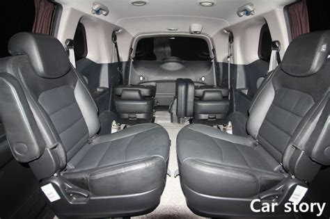 쌍용 코란도 투리스모 투리스모 바닥 모노륨 장판 시공 레일 연장 개조 2열 의자가 돌아가는 회전 시트 2열 좌우 몰기 시트 개조 자동차 실내 튜닝 서울