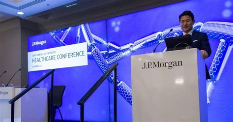 발표하는 이원직 롯데바이오로직스 대표