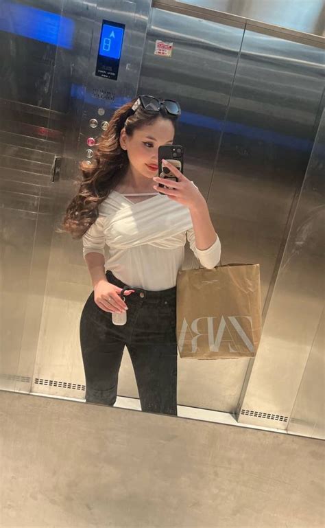 Angelaravi Cam Model Free Live Sex Show And Chat Stripchat