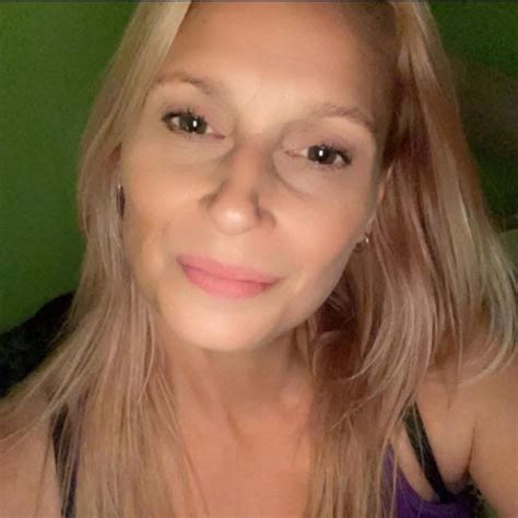 Meme Kween 🇨🇦🇺🇸🇦🇺🇬🇧 Facebook