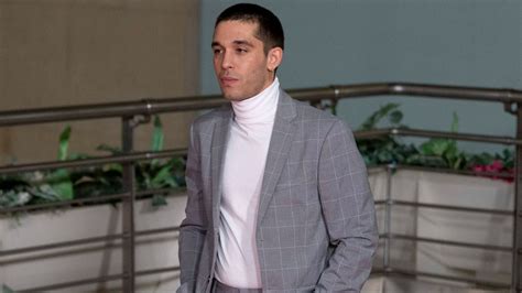 El Actor Víctor Elías Fue Víctima De Bullying Me Pegaron Entre Siete Por Salir En La Tele