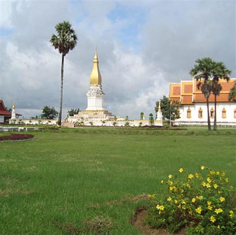 ບ່າວ ສາວ ເມືອງທ່າແຂກ ແຂວງຄຳມວ່ນ